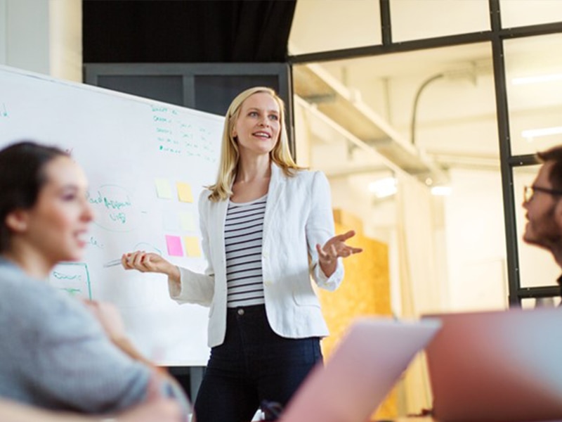 The future world of work: Innovative forms of advanced training